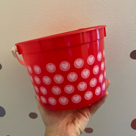 Accents | Plastic Heart Bucket | Poshmark